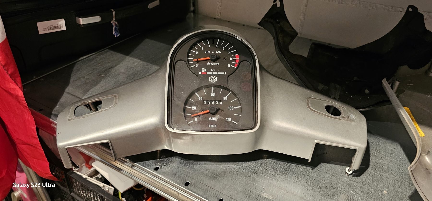 Vespa Cosa 125 200 Tacho Tachometer (Gebraucht) in Triesen für CHF 155 ...