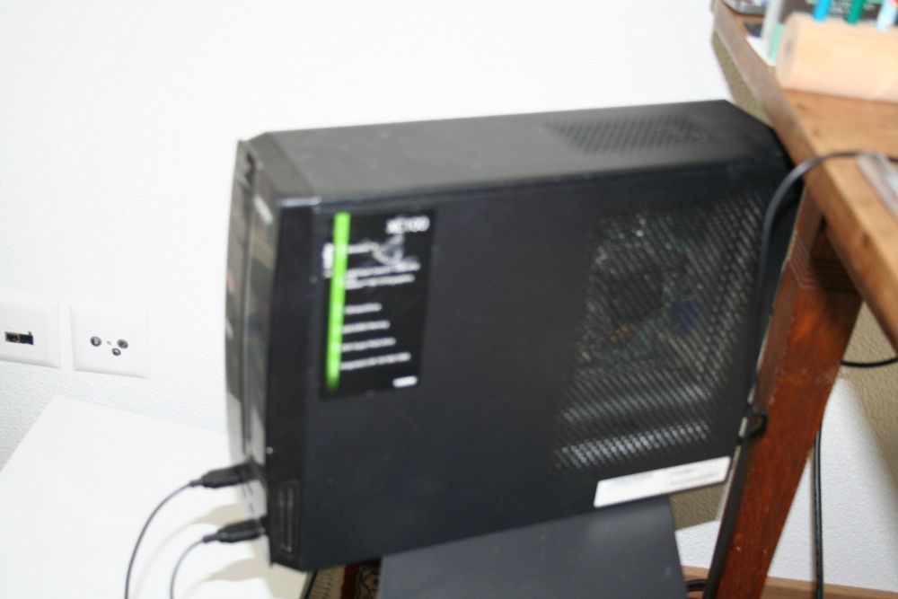 TOWER-MiniPC 1.40GHz-4GB ram-64bit&BENQ 23.8 LCD Monitor (Gebraucht) in ...