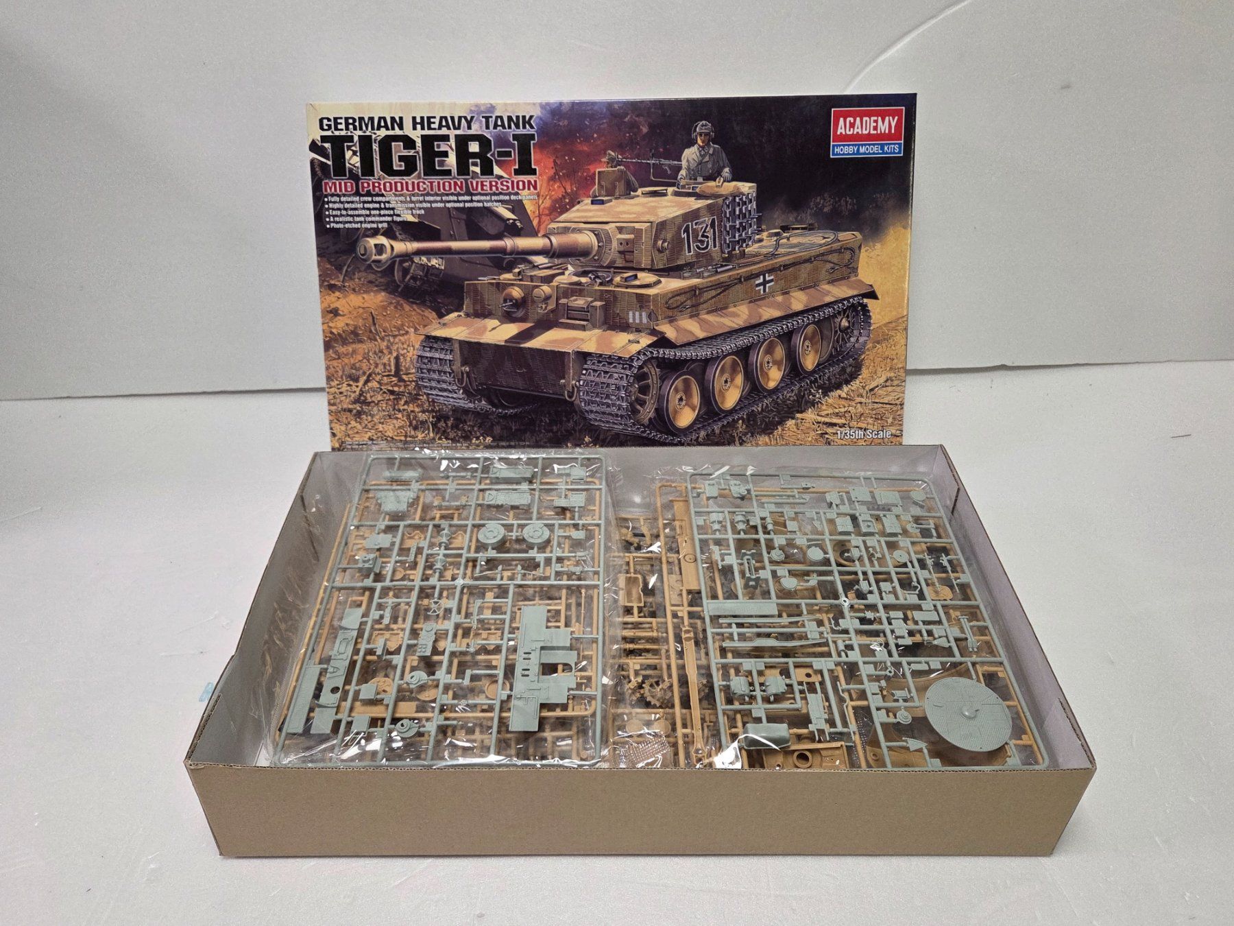 Academy 13265 German Heavy Tank Tiger-I 1:35 (Neu und originalverpackt ...