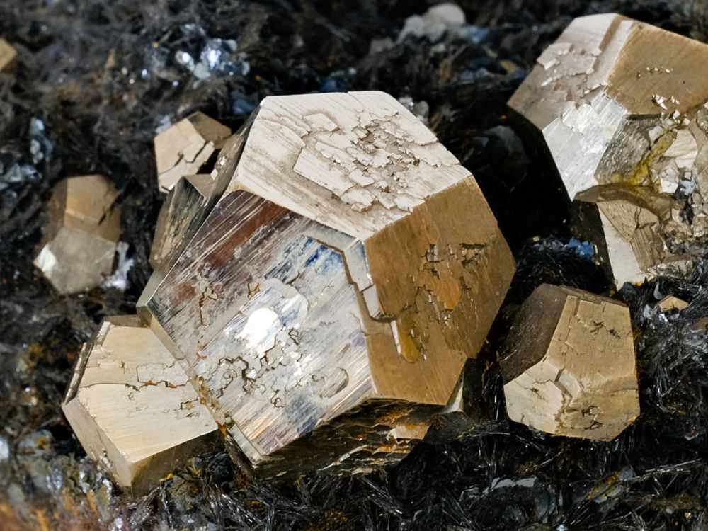 Pyrit-Hämatit-Stufe - Mineral - 1A in Museumsqualität (Gebraucht) in Heiden für CHF 109 – mit ...