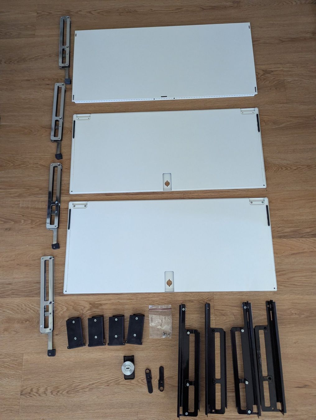 USM Haller Set: 2x Einzugsklappen & 1x Boden inkl. Schienen (Gebraucht ...
