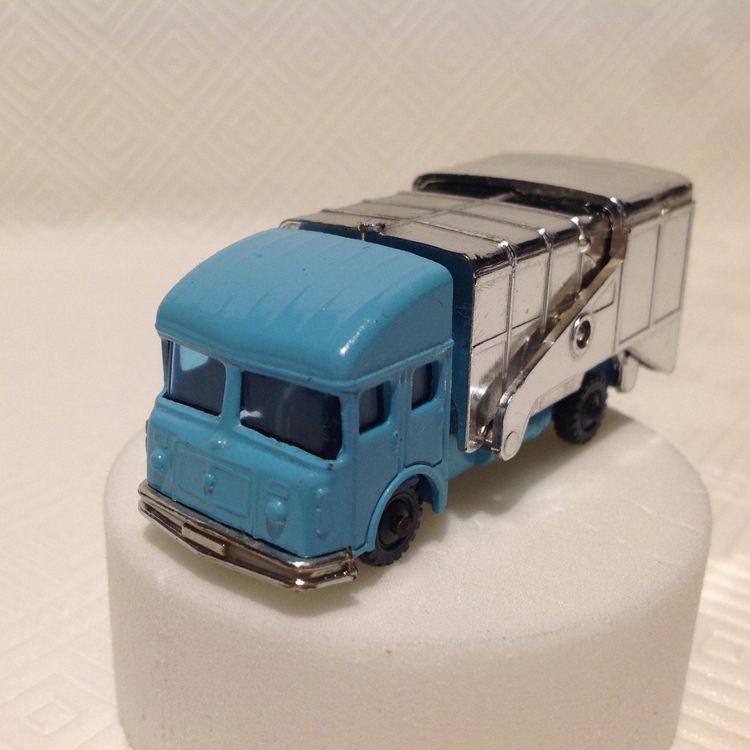 Husky Models Refuse Van / Müllwagen (Gebraucht) in für CHF 10 – mit ...