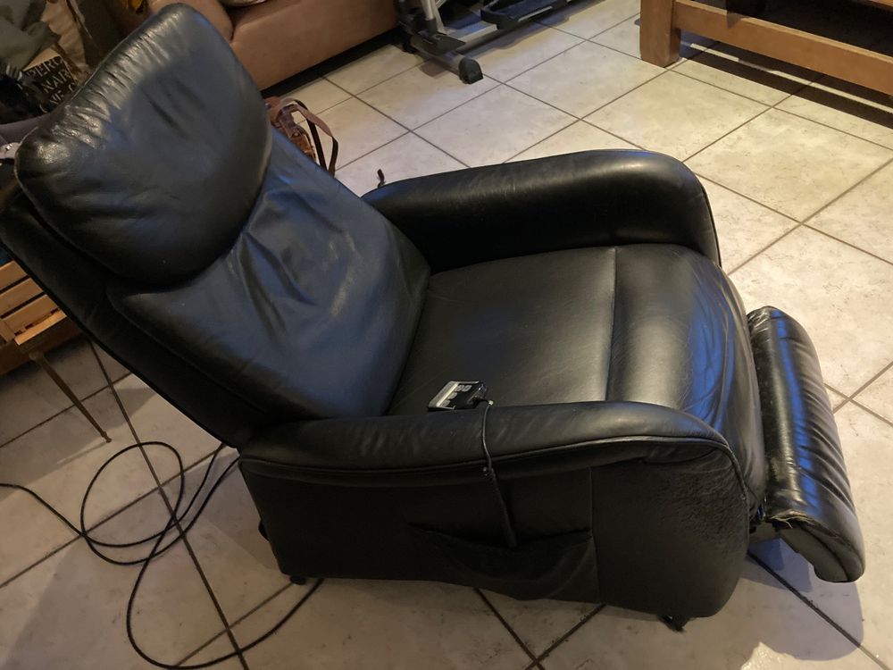 Leder Sessel HUKLA elektrisch verstellbar, Relax Sessel | Kaufen auf Ricardo