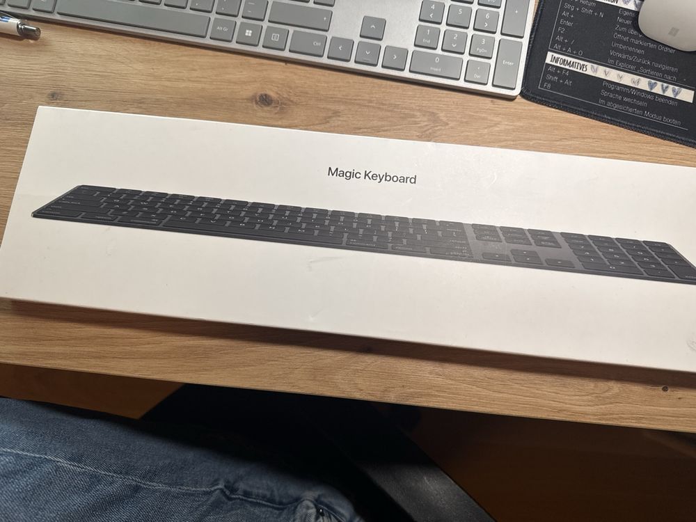 Apple Magic Keyboard mit Ziffernblock - Space Grau (Gebraucht) in ...