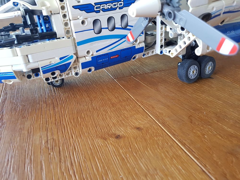 Lego Cargo Plane 42025 | Technic | Fracht Flugzeug Technik | Kaufen auf ...