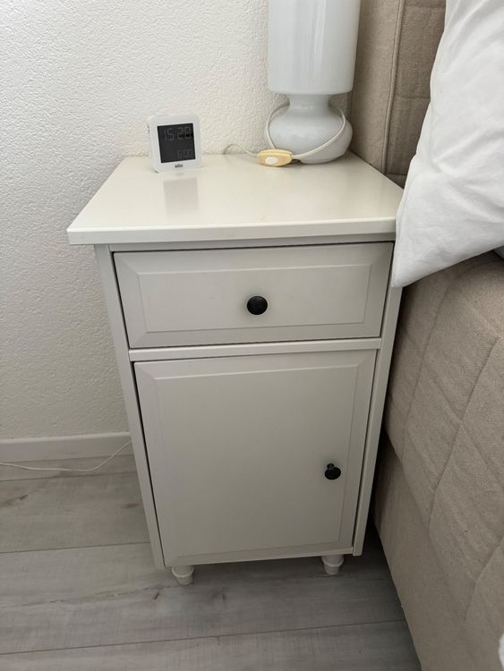Nachttischli, weiss, mit Schublade und Fach mit 1 Regal (Gebraucht) in Augst BL für CHF 15 – nur ...