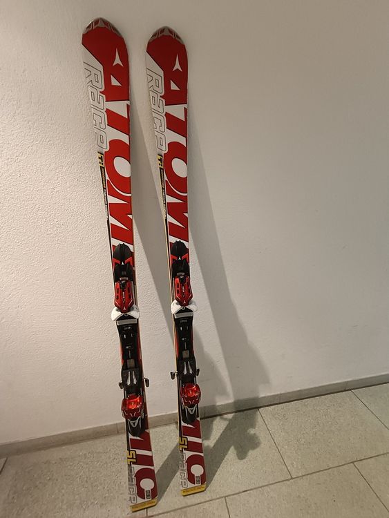 Atomic Race SL Slalom-Carver 163 cm & Salomon Stöcke 125 cm (D'occasion) à Jona pour CHF 75 ...