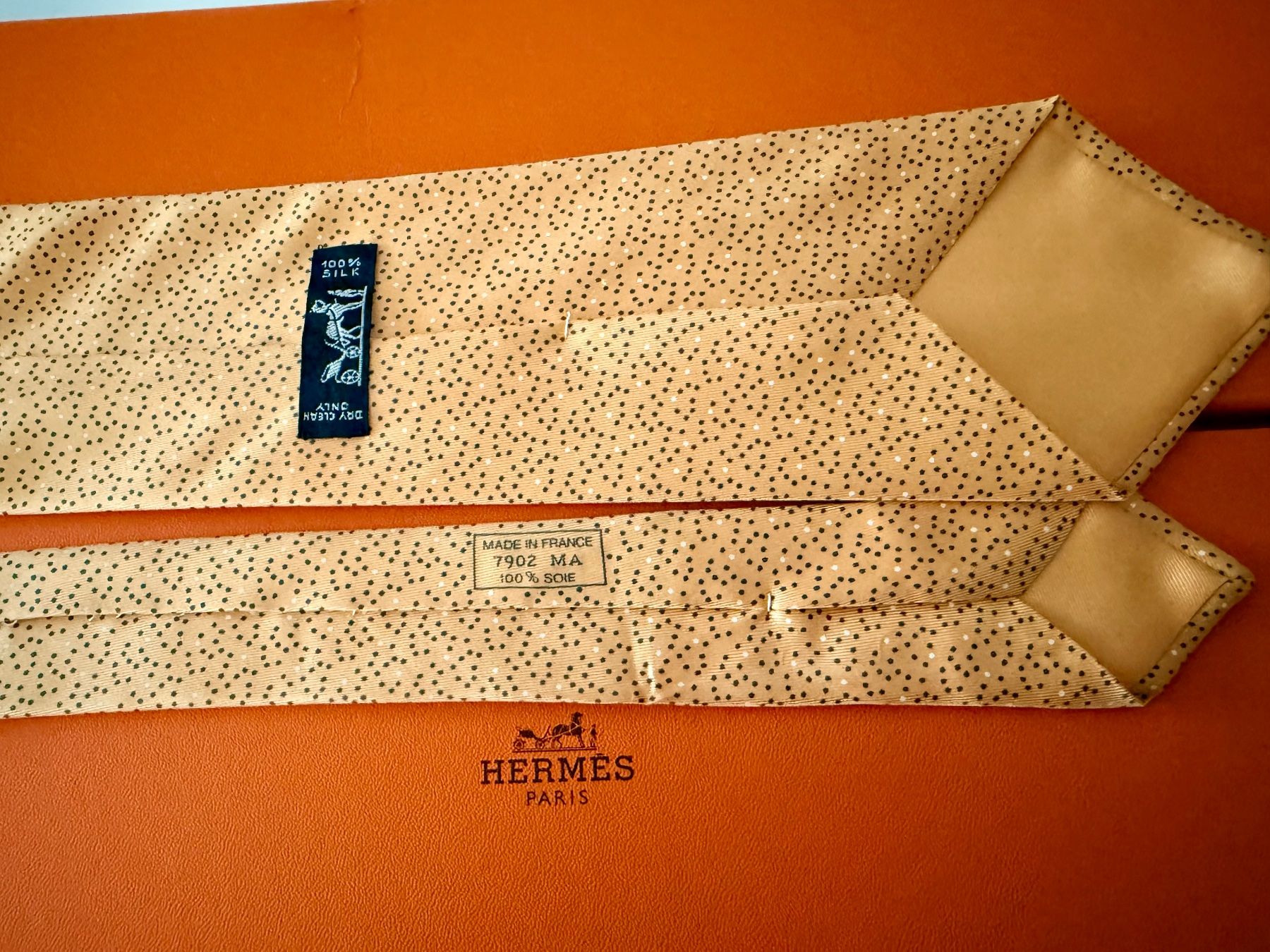 Cravate HERMES-Paris „Yellow Fantasy“ - avec box original (Neuf (Voir ...