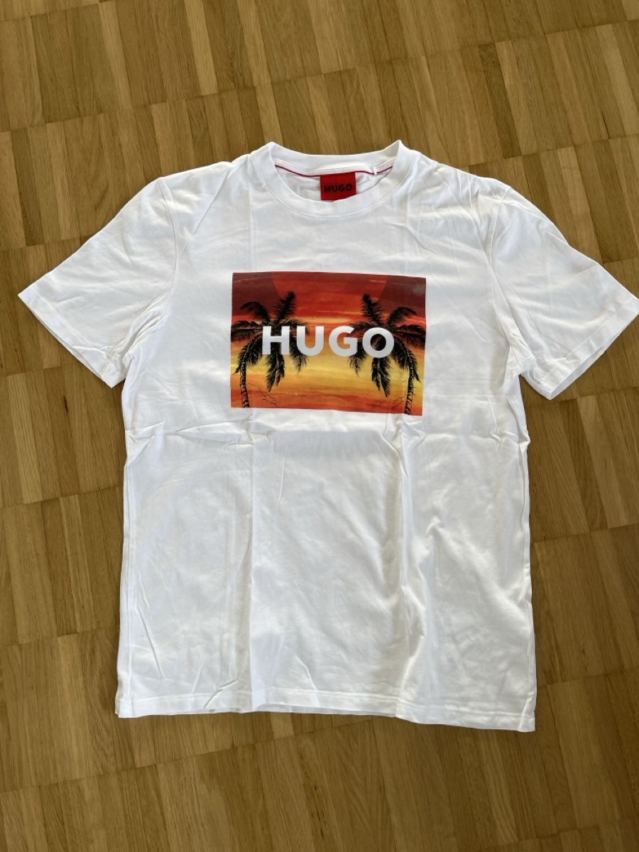 Hugo T-Shirt, Grösse M, weiss mit speziellem Print🌴 (Gebraucht) in ...