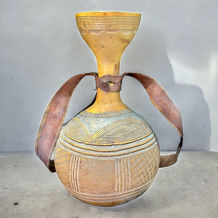 Gourde en calebasse sculptée décor Baoulé Côte d'Ivoire (Gebraucht) in ...