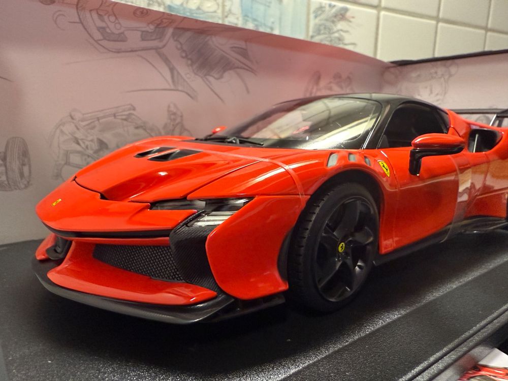 FERRARI - SF90XX STRADALE 2024 NEU/OVP 1/18 (Neu und originalverpackt ...