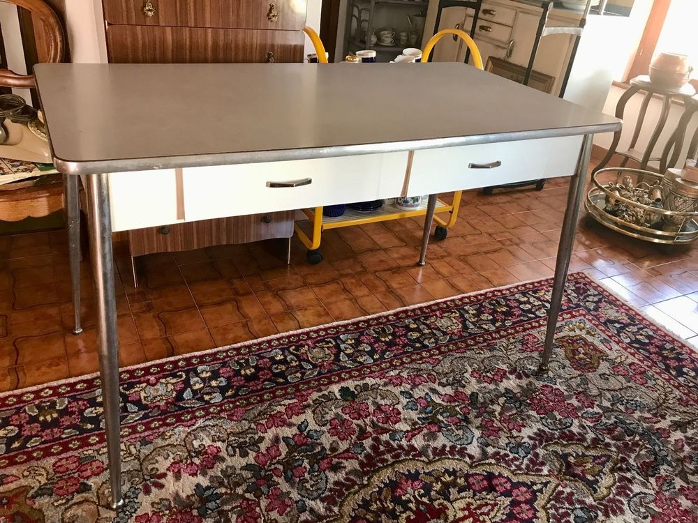Tavolo vintage in formica con cassetti anni 60 (D'occasion) à Banco ...