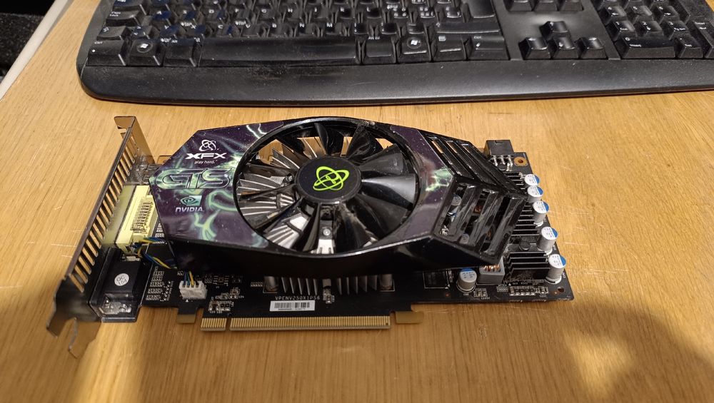 Nvidia XFX GTS250, 1Gb, fonctionne bien | Kaufen auf Ricardo