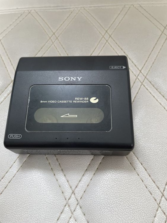 SONY REW-88 8mm VIDEO CASSETTE REWINDER Tested Rare (Gebraucht) in ...