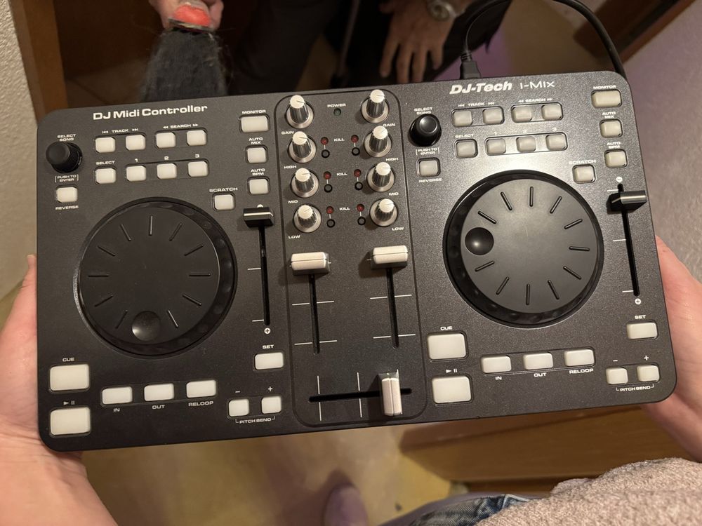 DJ Midi Controler (Gebraucht) in Siselen BE für CHF 25 – nur Abholung ...