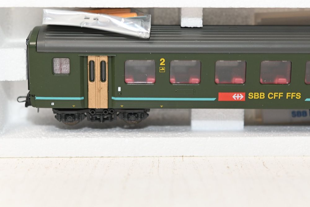 SBB 2 Kl EW II mit Komfortstreifen Roco HO/DC mit OVP | Kaufen auf Ricardo