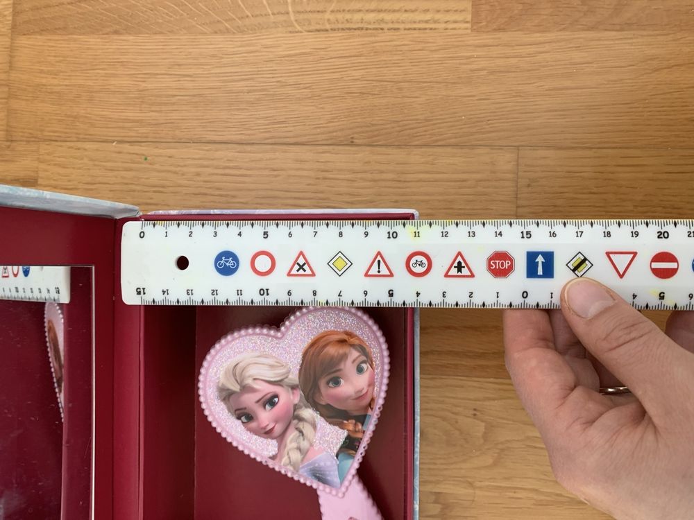 Elsa und Ana Set Schatztruhe une Haarbürste (Gebraucht) in ...