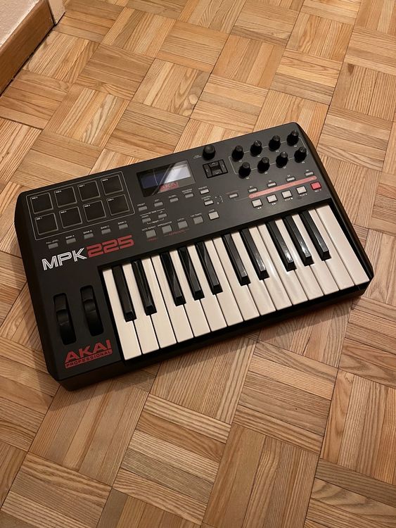 MPK 225 Akai Professional Midi Controller | Kaufen auf Ricardo