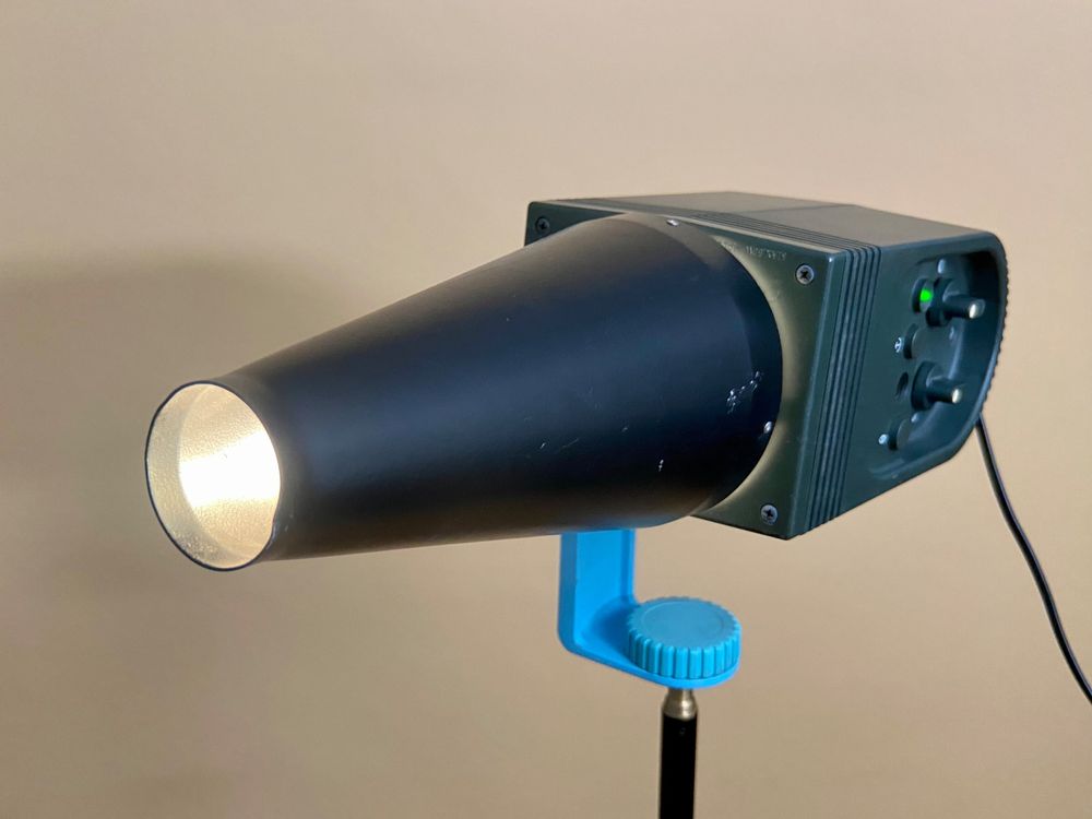 Broncolor Impact 41 mit Snoot (Gebraucht) in Bassersdorf für CHF 25 – mit Lieferung auf Ricardo ...