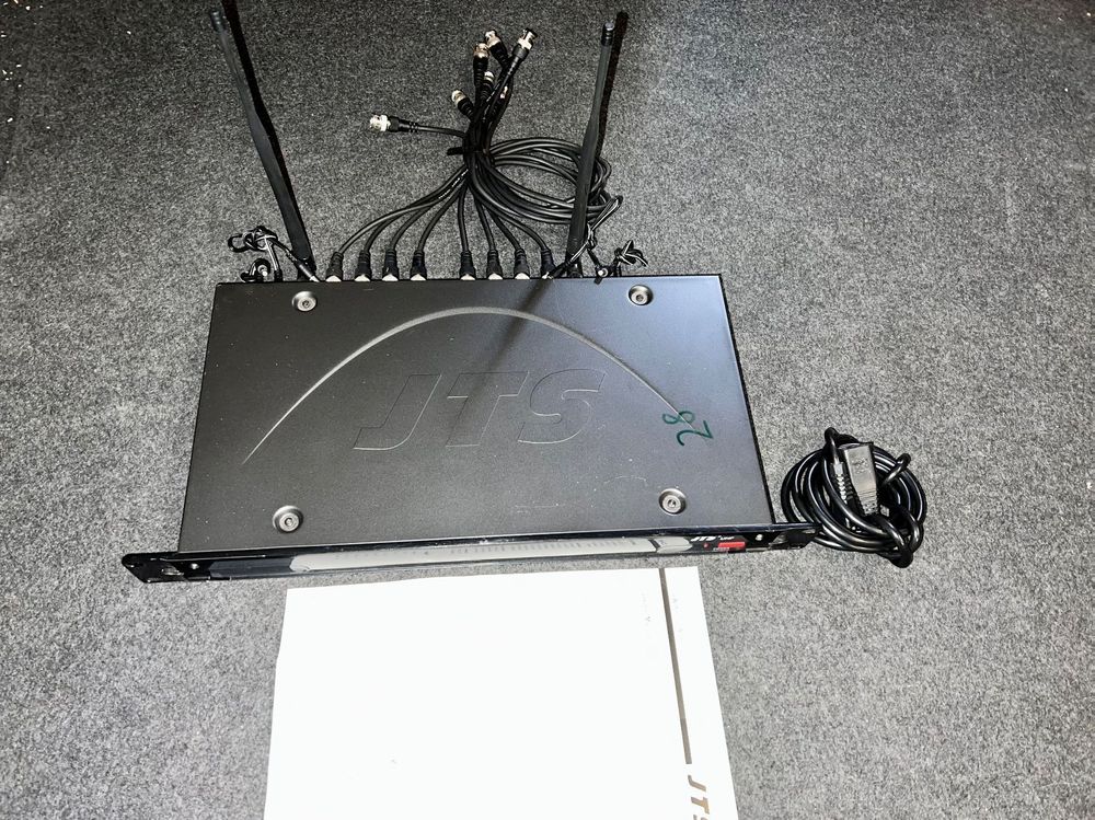 JTS UA-900 Antenna Distrib 4UHF Receiver | Kaufen auf Ricardo