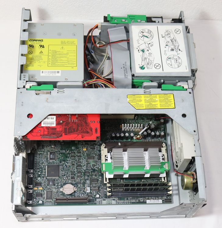 Compaq Deskpro EN Pentium 3 550MHz, 512MB, Windows 2000 (Gebraucht) in ...