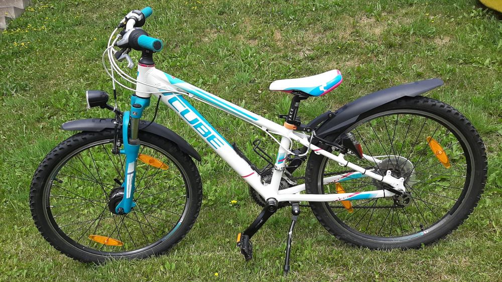 MTB CUBE RACE GIRL 24 Zoll, 21-Gang, weiss/türkis/pink | Kaufen auf Ricardo