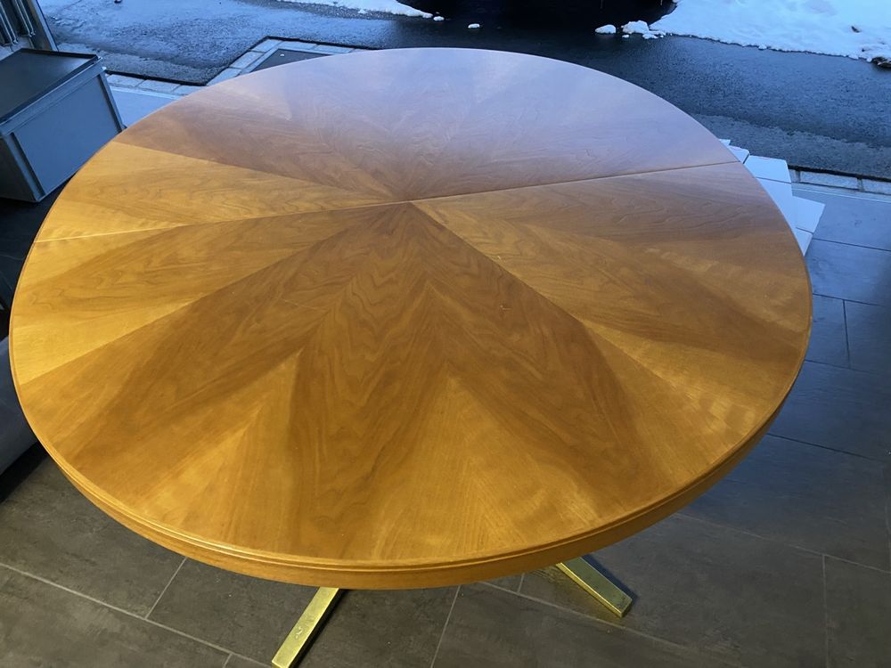 Runder Ausziehtisch mit Einlegeplatte Nussbaum massiv (Gebraucht) in Nürensdorf für CHF 415 ...