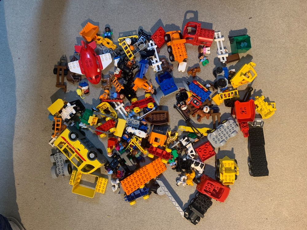 Lego Duplo viele diverse Fahrzeuge, Figuren, Tiere (ca 4kg) (Gebraucht) in Basel für CHF 50 ...