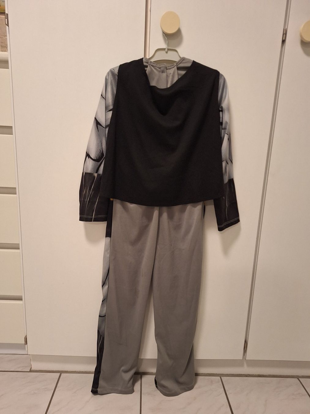 Batman Kostüm für Kinder, Gr. 128/140 (Gebraucht) in Biberist für CHF ...