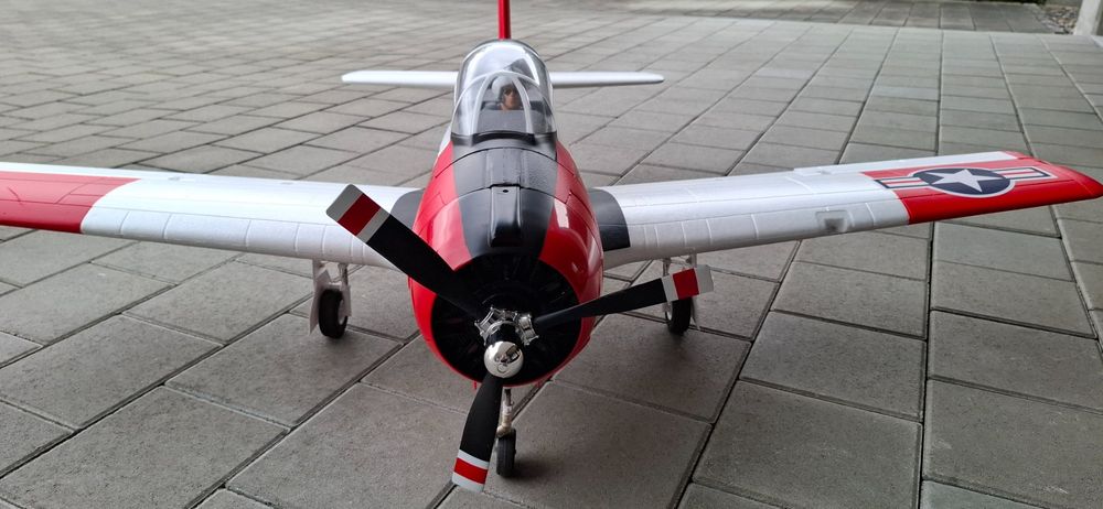 Giant T-28D Trojan V4, Spw 1400mm, PNP-Set von FMS | Kaufen auf Ricardo