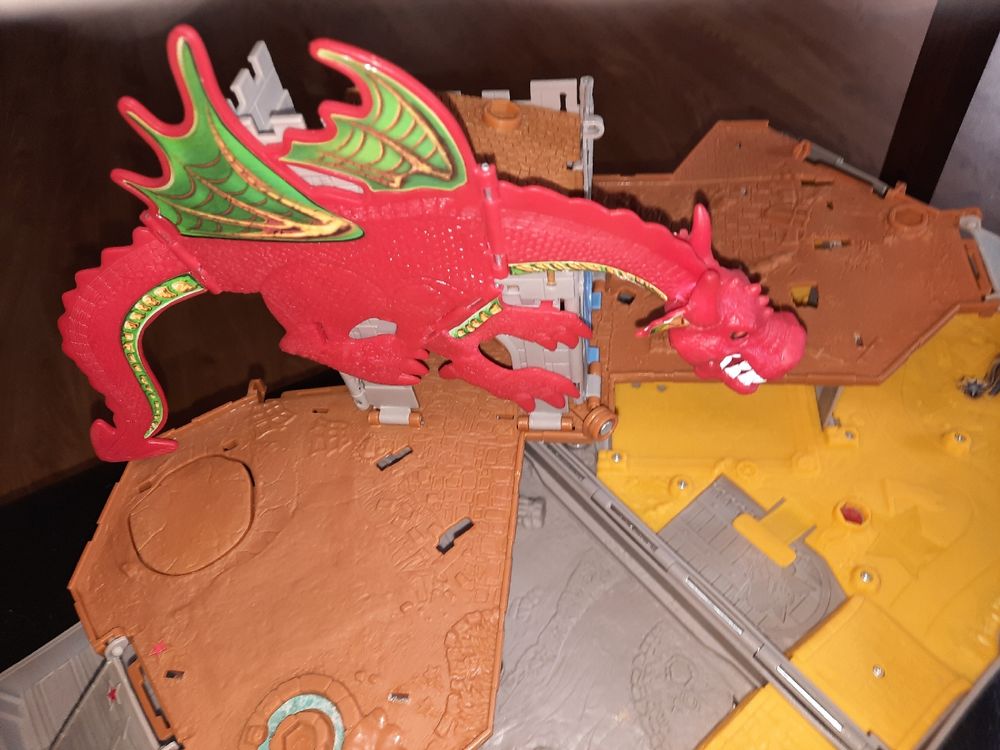 MATCHBOX Pop Up Dragon Shield Castle (Gebraucht) in Biasca für CHF 10 ...