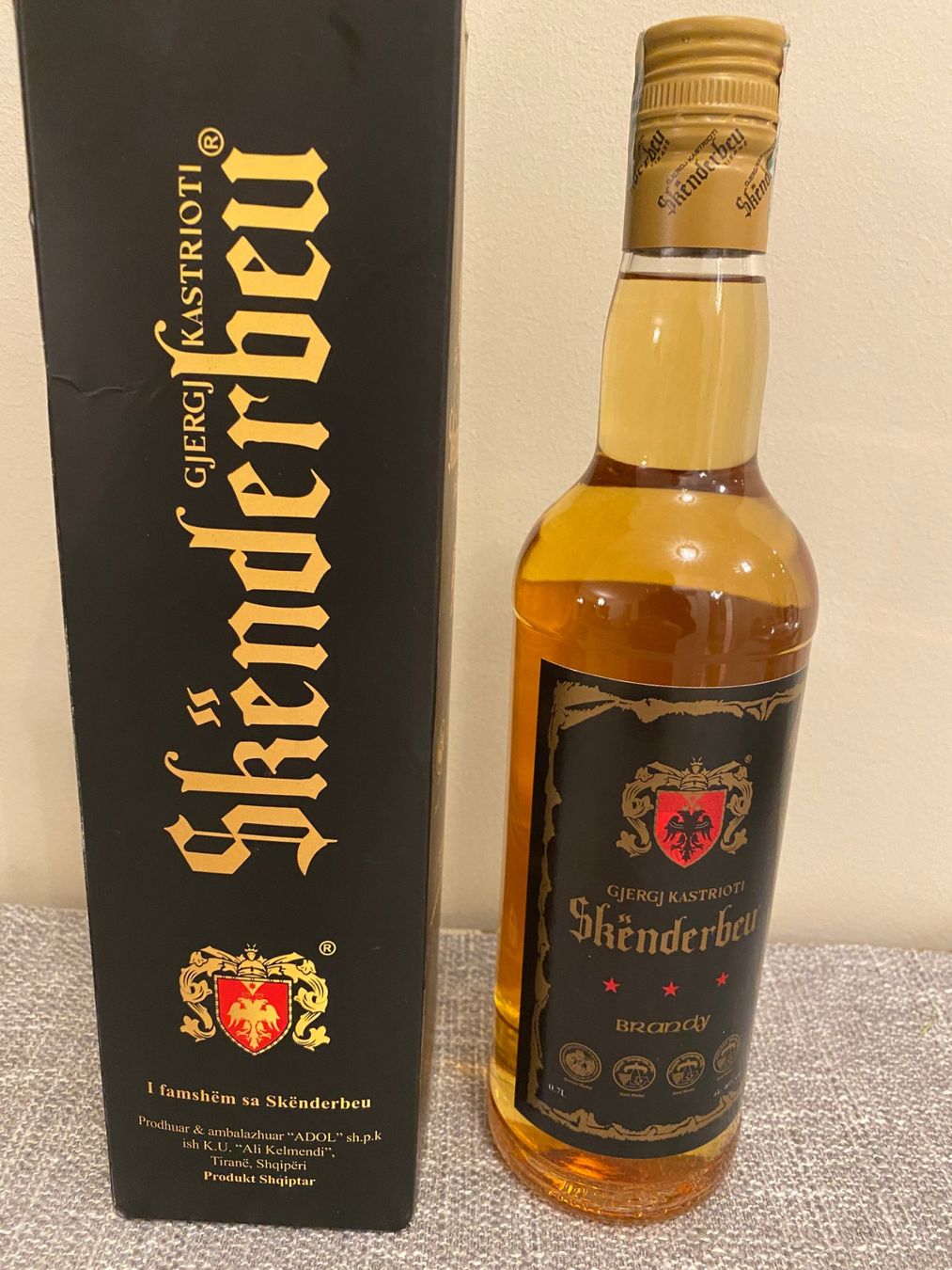 SKENDERBEU Brandy Albanien 40% Vol. 70 Cl (Neu und originalverpackt) in ...