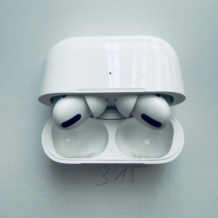 Original Apple AirPods Pro 1 Gen. mit Wireless Ladecase (Gebraucht) in ...