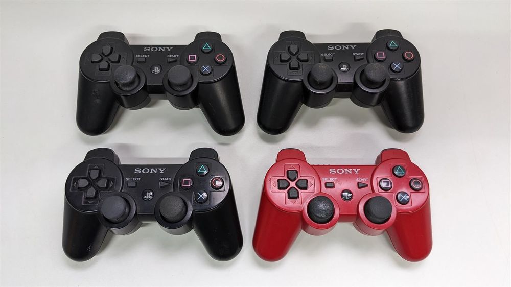 4 defekte PlayStation 3 Controller (Defekt) in Menziken für CHF 25 ...