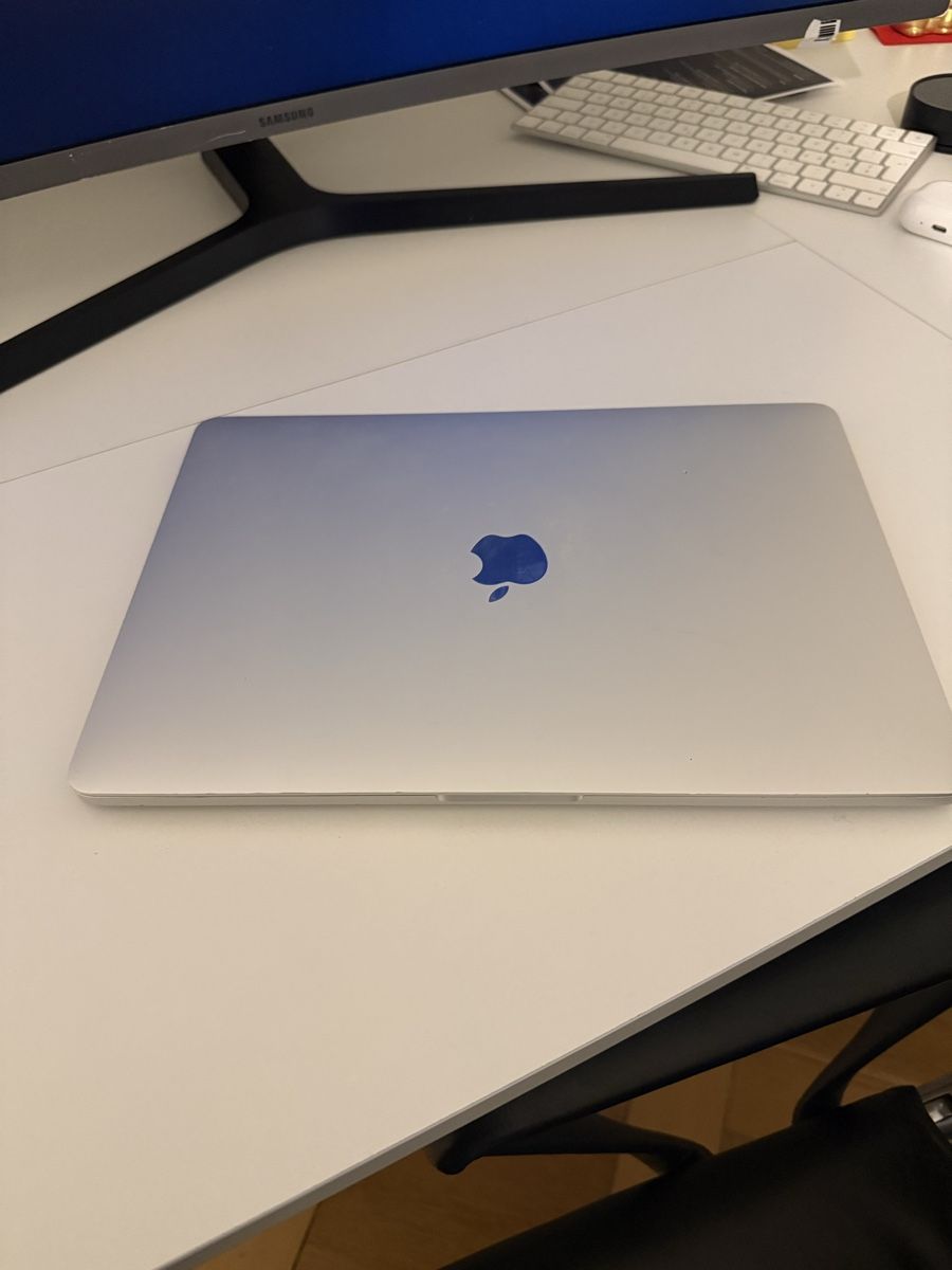 MacBook Pro silber 2018, 8 GB 250 GB, gepflegt (Gebraucht) in Zürich ...