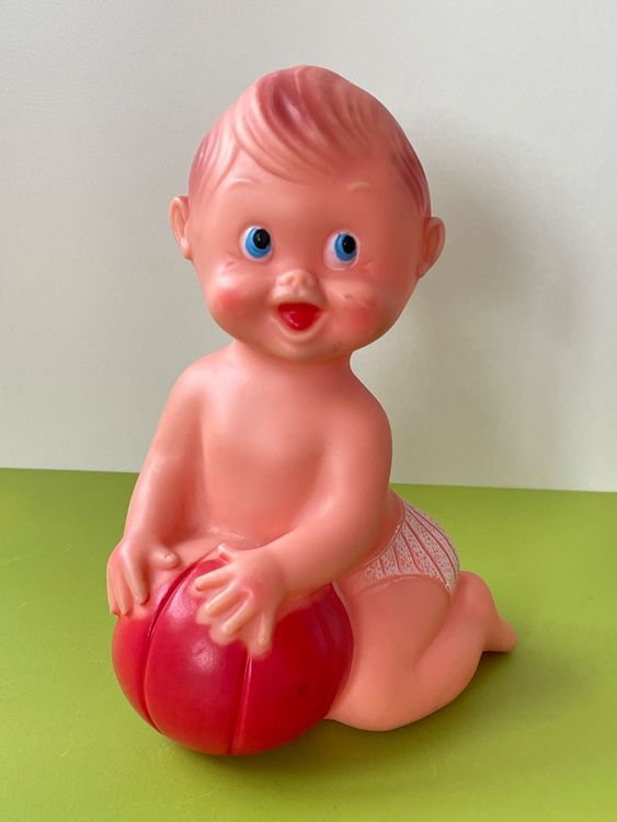 Vintage Quietschfigur Baby roter Ball Ledraplastic Spielzeug (Gebraucht ...