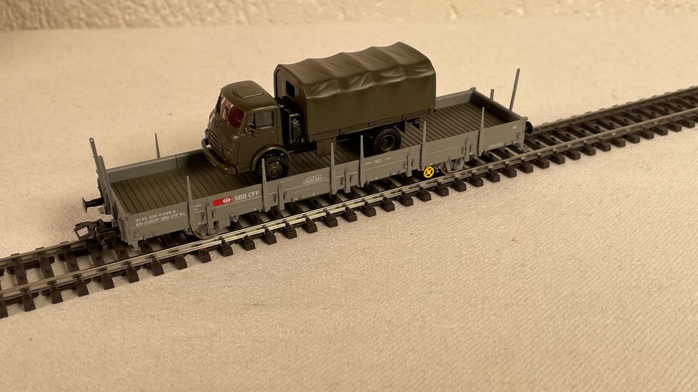 Roco 47792 - SBB Ks Rungenwagen mit Armee LKW Steyr - NEU (Gebraucht) in Volketswil für CHF 38 ...
