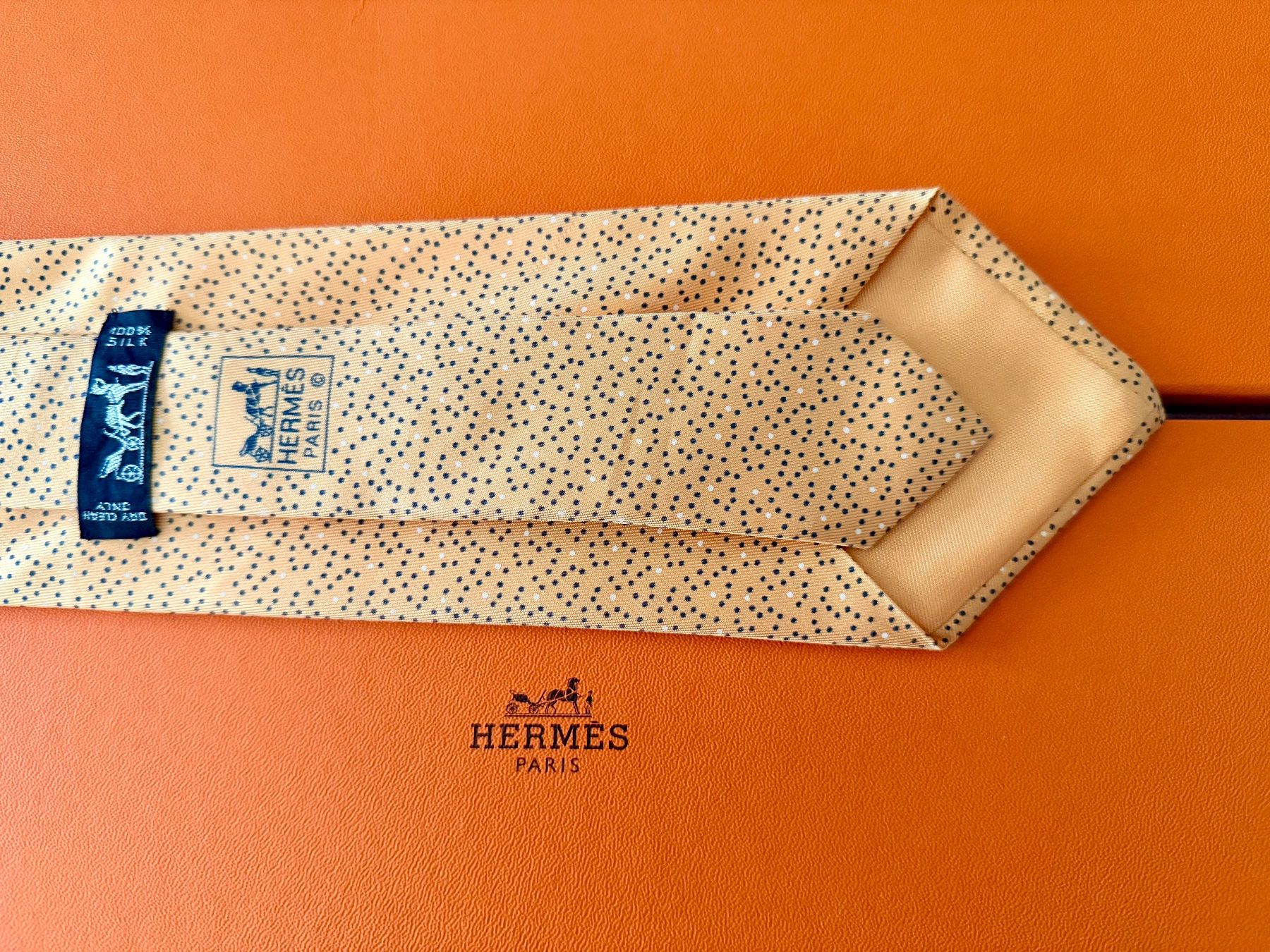 Cravate HERMES-Paris „Yellow Fantasy“ - avec box original (Neuf (Voir ...