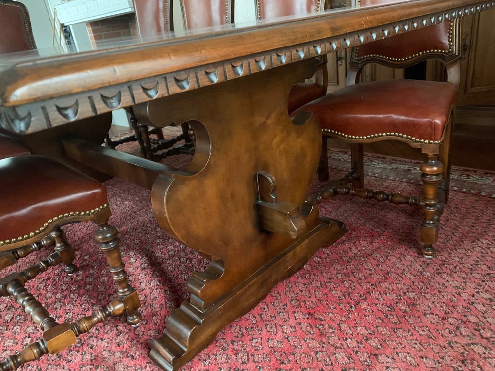 Grosser, massiver Tisch, Holztisch, Esstisch mit 12 Stühlen (Gebraucht) in Wallisellen für CHF ...
