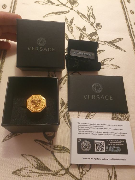 Versace medusa ring (Neu und originalverpackt) in für CHF 60 – mit ...