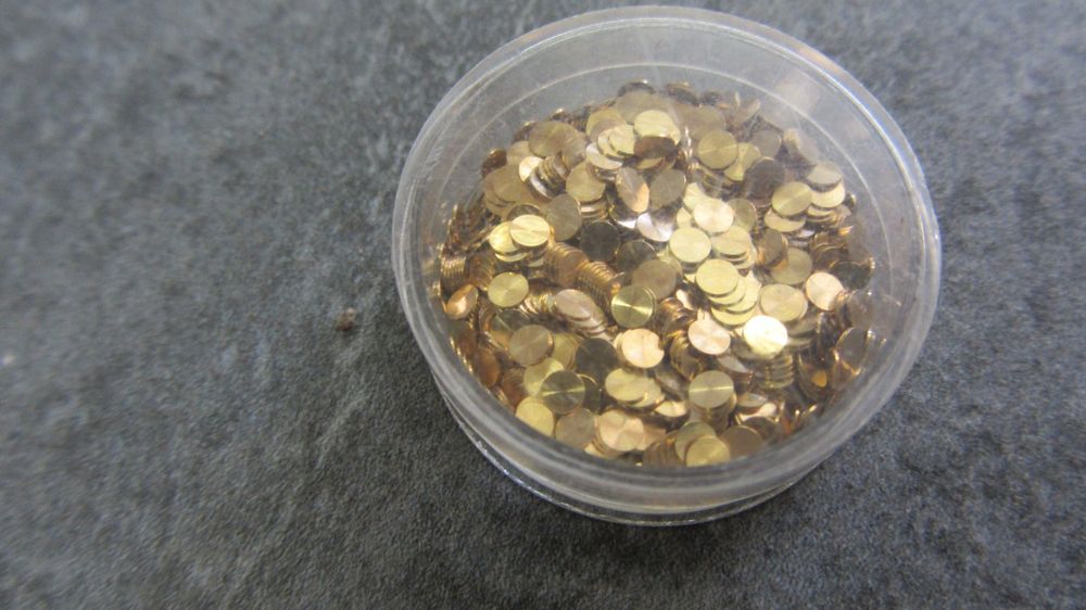 200 Stk. Winzige Deckplättchen, Rondellen, Messing | Kaufen auf Ricardo