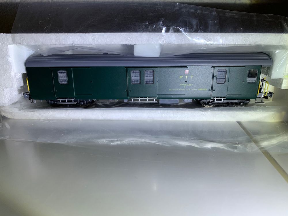 HERIS 13100, Set mit 3 4-Achser, PTT-Postwagen, NEUHEIT (Neu und originalverpackt) in Riet ...