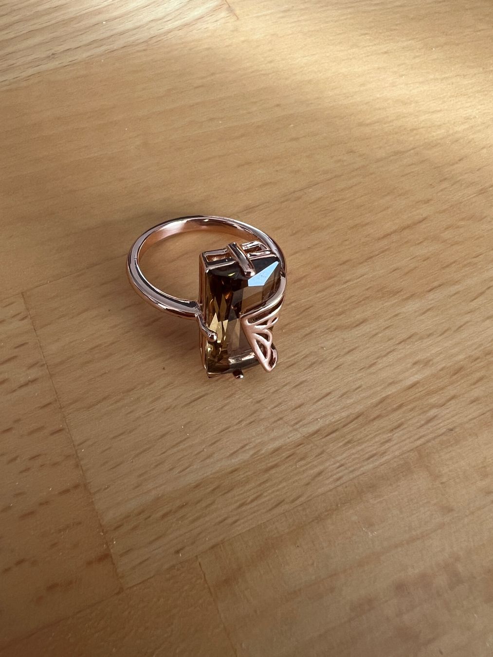 Ring mit Stein (Gebraucht) in Frauenfeld für CHF 10 – mit Lieferung auf ...