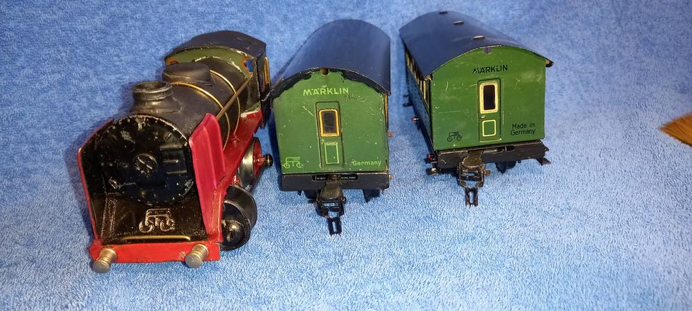 Uhrwerkloki Märklin R 880 mit 2 Wagen Spur 0 | Kaufen auf Ricardo