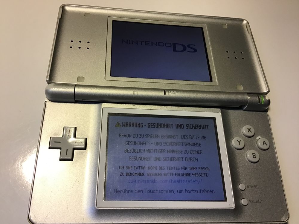 Nintendo "DS LITE" Silver Body (Defekt) in Bachenbülach für CHF 26 ...