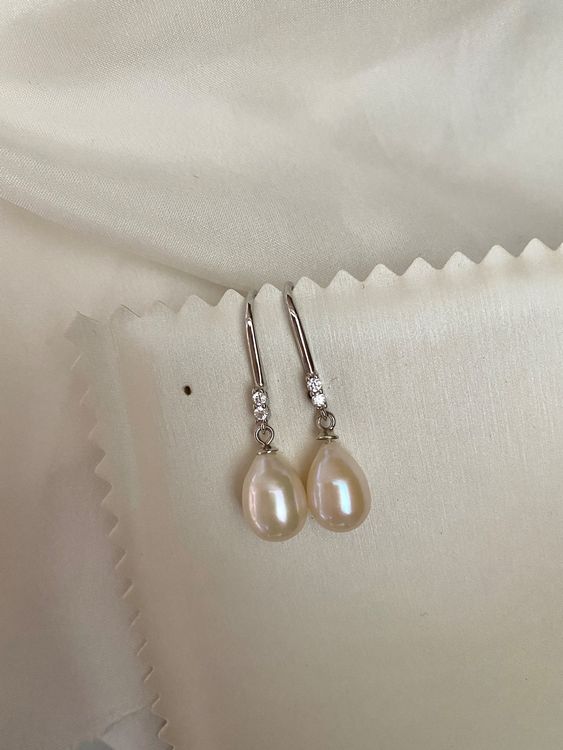 Perlen Ohrringe/ Süsswasserperlen echte (Neu und originalverpackt) in Sarnen für CHF 40 – mit ...