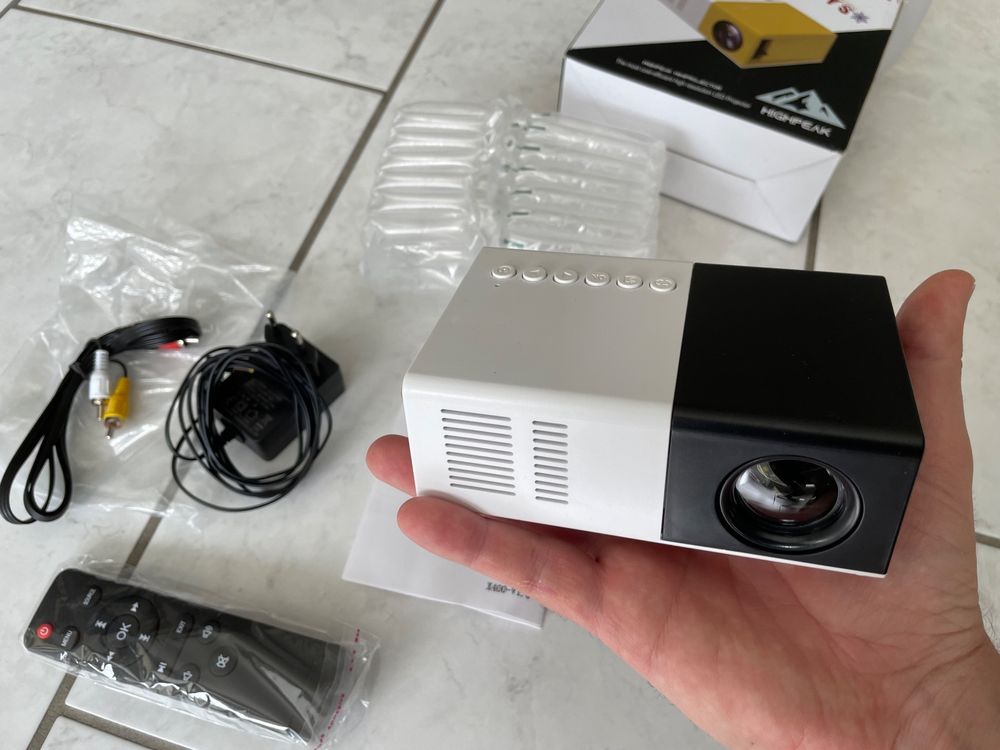 Pocket Mini Beamer LED mit HDMI USB A + C und WLAN Air Play (Neu ...