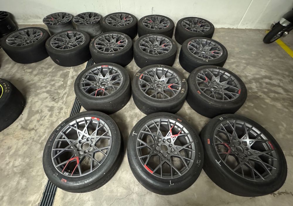 Audi RS3 LMS TCR GEN2 Felgen mit Rennslicks (Gebraucht) in Horgen für ...