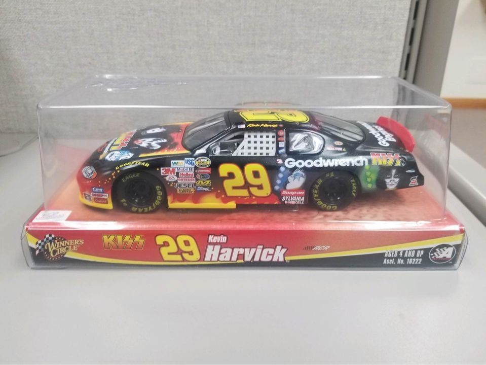 Nascar #29 Kevin Harvick KISS Winner’s Circle 1:24 | Kaufen auf Ricardo
