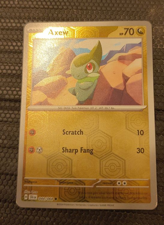 Seltene Axew Holo Karte Pokemon (Neu (gemäss Beschreibung)) in Rieden ...